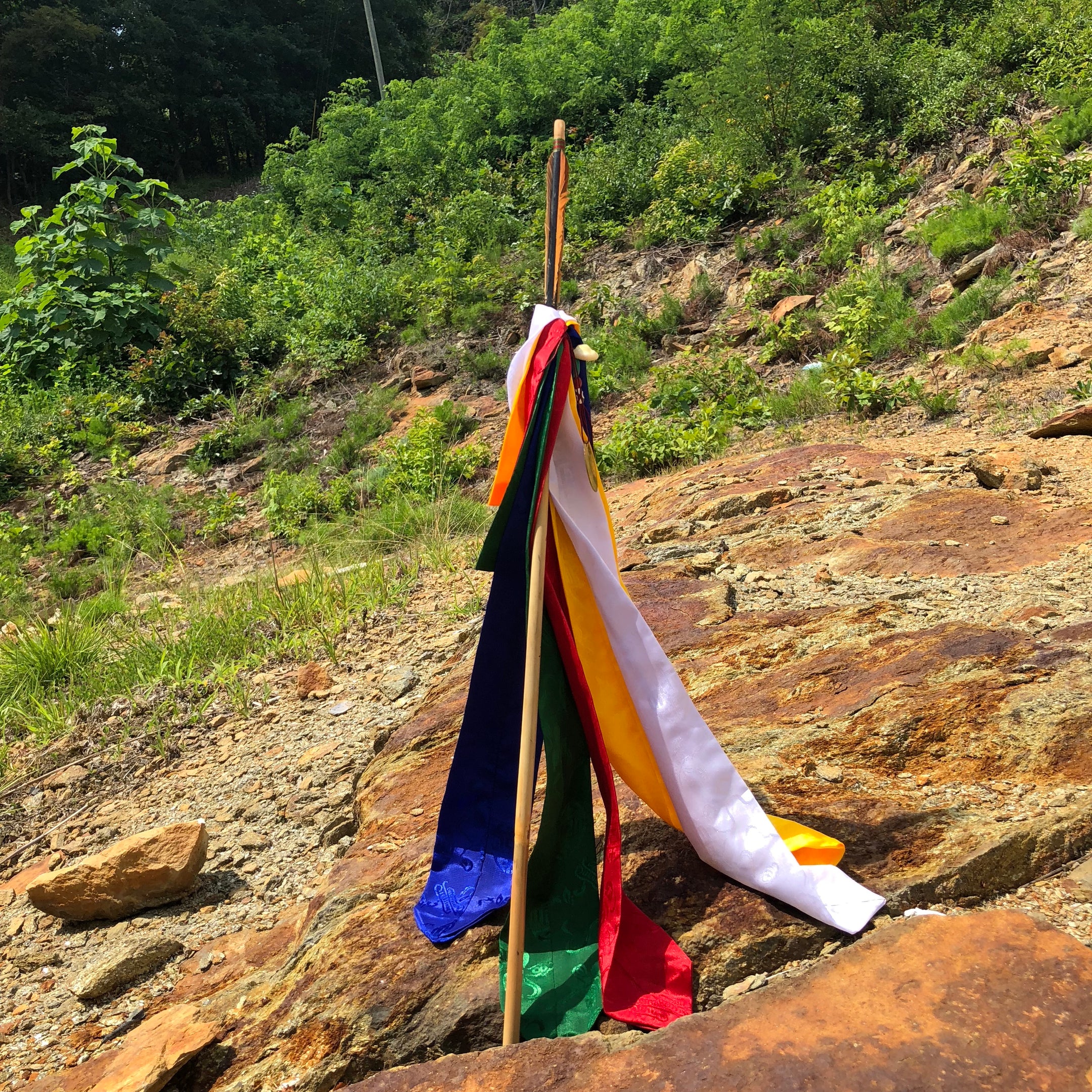 Dadar Ritual Arrow (Five Colors, 31") – Tibetan Spirit